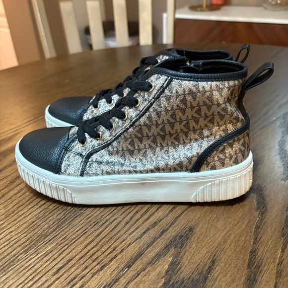 Michael Kors | Shoes | Michael Kors Girls Skate Split Mk0486c Gold ...